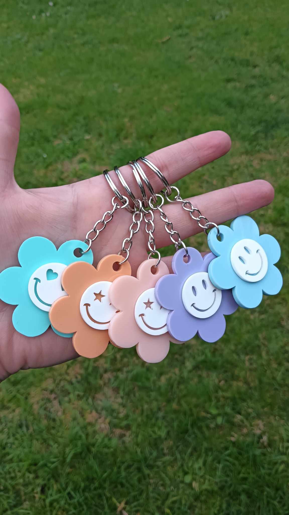 Smiley Face Keychain – Creative Designs